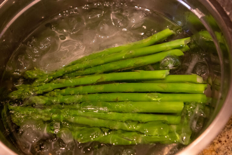 Blanched Asparagus with Mediterranean Salsa | The Fancy Pants Kitchen