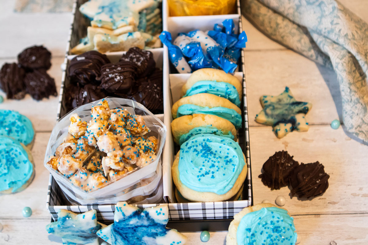 Chanukah Cookie Box | The Fancy Pants Kitchen