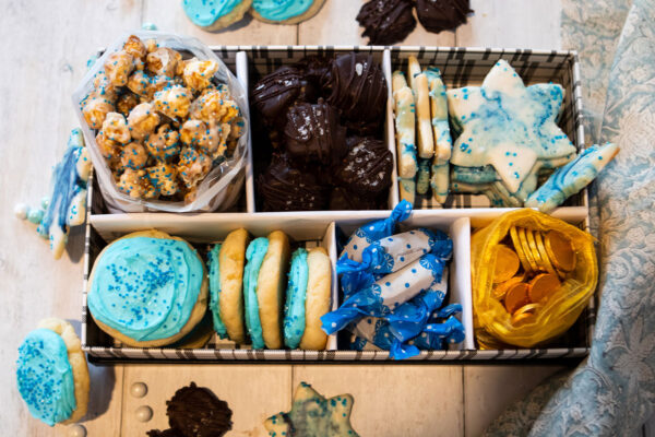 Chanukah Cookie Box | The Fancy Pants Kitchen