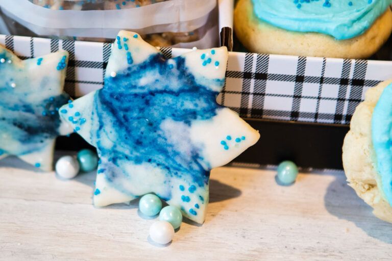 Chanukah Cookie Box | The Fancy Pants Kitchen