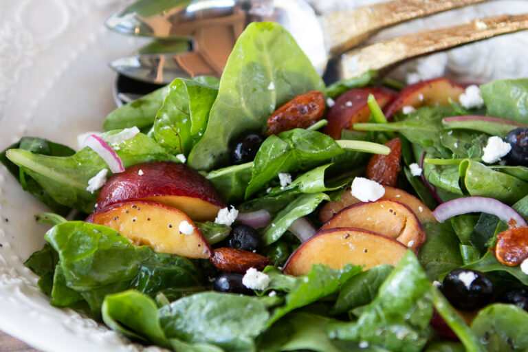 Blueberry Peach Salad with Candied Almonds | The Fancy Pants Kitchen